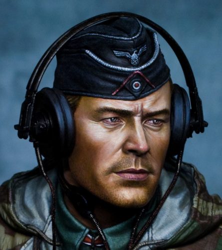 1 SG-Fig-King Tiger tank commander by Jason Zhou - Scale Modelling Now