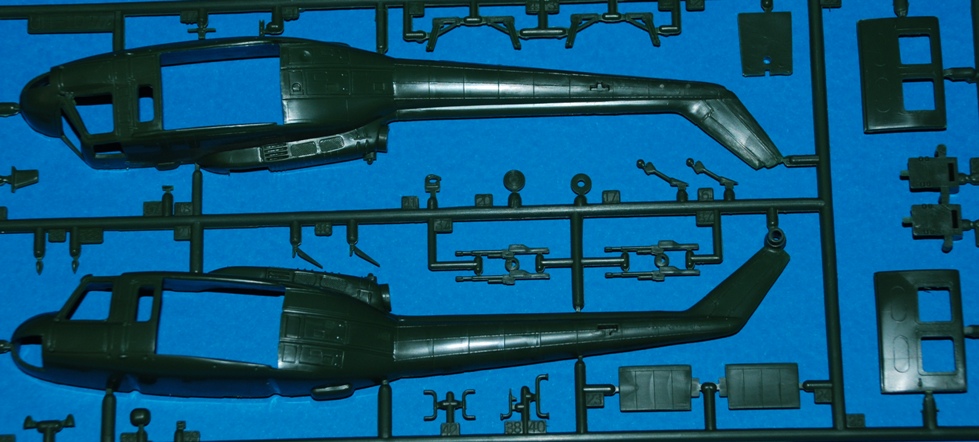 4.HN-Ac-kits-Revell-Bell UH-1D SAR, 1.72 - Scale Modelling Now