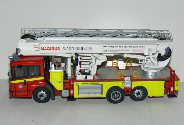 4 SG-non military-Aerial Ladder Platform by Skyboy - Scale Modelling Now