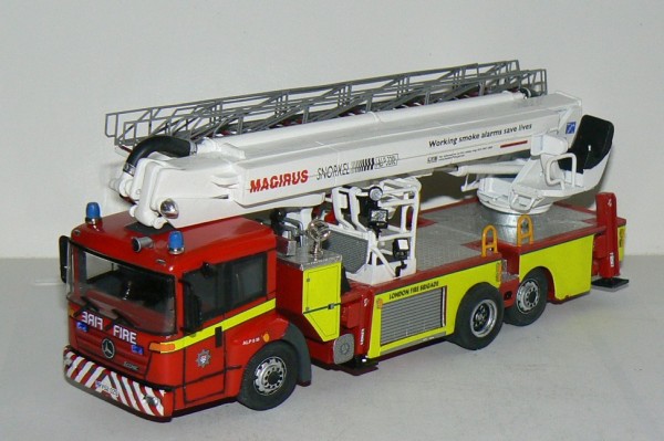 5 SG-non military-Aerial Ladder Platform by Skyboy - Scale Modelling Now