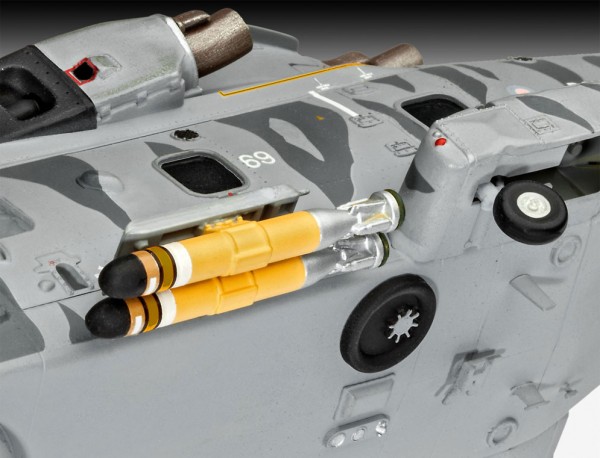 4-HN-Ac-Revell-EH-101-Merlin-HMA1-1.72 - Scale Modelling Now