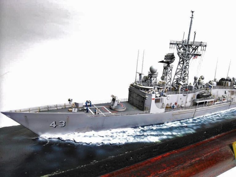 2 SG-Ma-USS Thach FFG-43 OH Perry Class Frigate by Ian Ruscoe - Scale ...