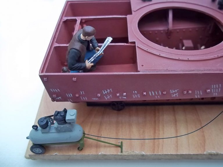 4 SG-Ar-Famous Crew Visit the Tiger Factory - Scale Modelling Now