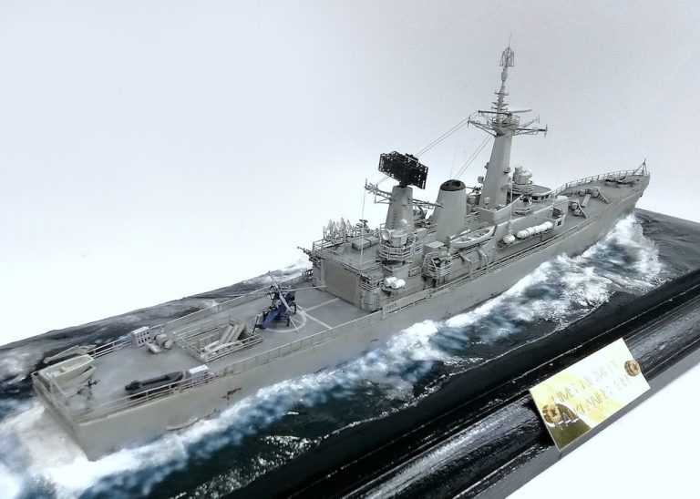 5 SG-Ma-HMS Diomede, Leander class frigate, Falklands 1982 by Ian ...