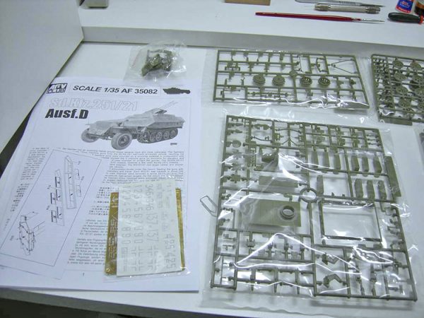 AFV Club Sd.Kfz. 251/21 Ausf.D Drilling MG151 20mm AA Gun 1:35 - build ...