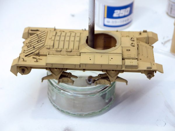 10-BN-Ar-Tamiya-Valentine-Mk.II.IV,-British-Infantry-Tank,-1.35 - Scale ...