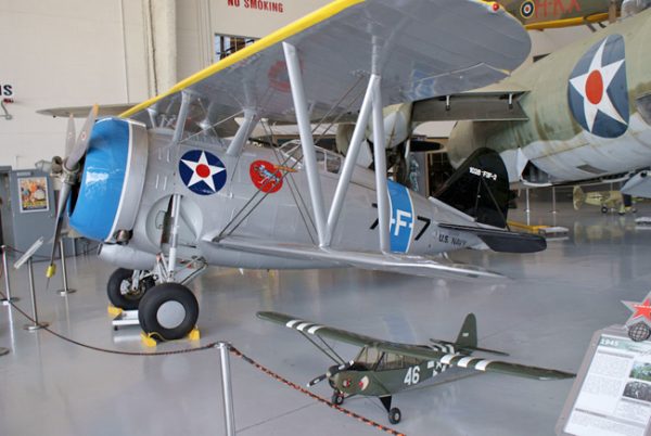 Revell / Monogram Grumman F3F-3 to G-32A 1:32 - build review - Scale ...