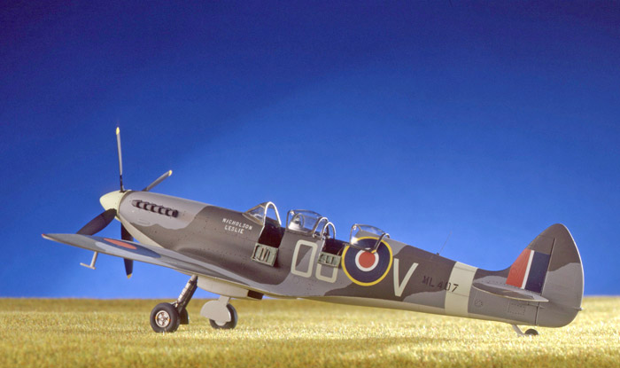 24-BN-Ac-ARII.Airfix-Supermarine-Spitfire-Mk.IX-2-Seat-Conversion,-1.48 ...