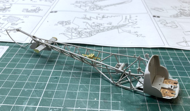 11 BN-Ac-Italeri-Bell OH-13S Sioux AH-1, 1.48 - Scale Modelling Now