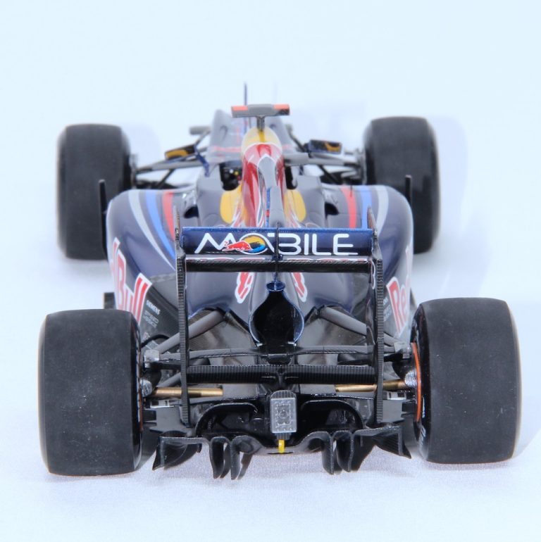 9 SG-V-Red Bull Racing Renault RB6 by Mark Rooks - Scale Modelling Now