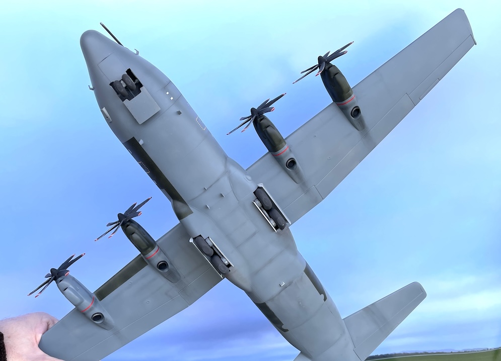 73 BN-Ac-Italeri-Lockheed Hercules C-130J C5 RAF, 1.72 Pt2 - Scale ...