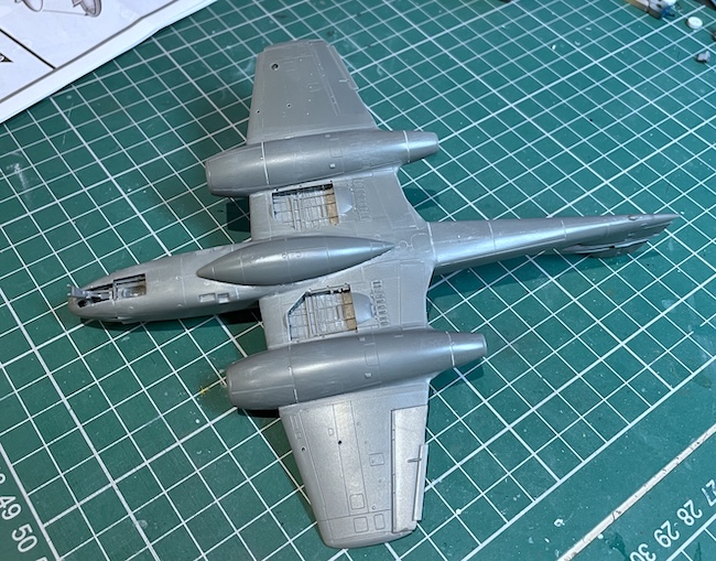 58 BN-Ac-Airfix-Gloster Meteor F.8, No.77 Squadron RAAF, 1.72 Pt4 ...